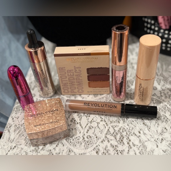 Revolution | Makeup | Revolution Makeup Set 7 | Poshmark